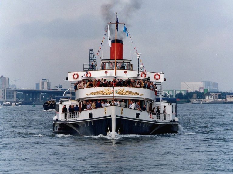 English page of the website - Raderstoomboot De Majesteit